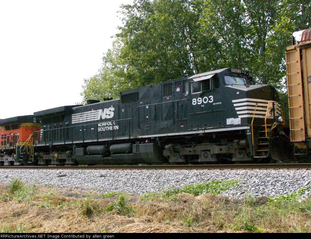 NS 8903